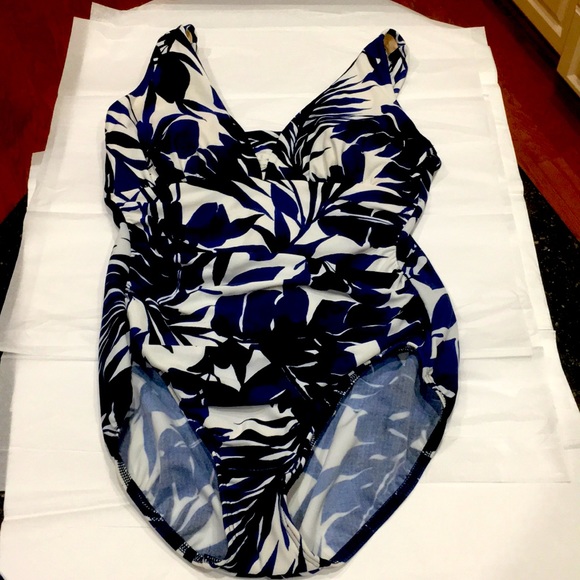 Miraclesuit | Swim | Miraclesuit Swimsuit | Poshmark
